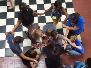 Team Building Activity: Human Knot | GUIDE, Inc.